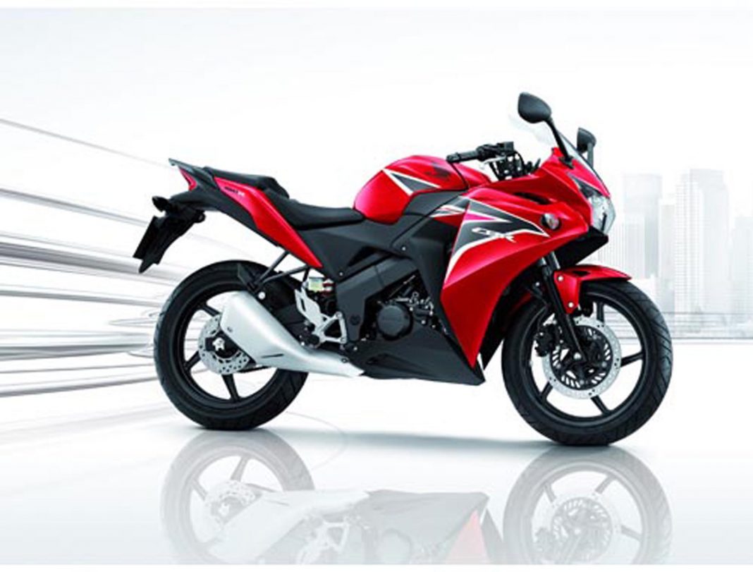 So sánh Honda CBR150R và Yamaha R15 ! - Motosaigon