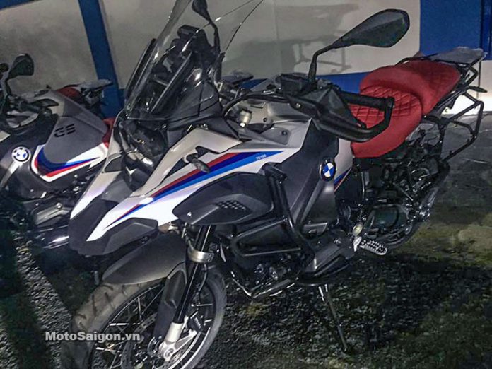 Lô hàng BMW R1200 GSA 2016 phiên bản Iconic về Việt Nam - Motosaigon