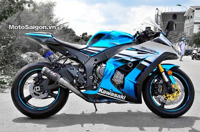 Kawasaki Ninja ZX-10R với bộ decal xanh Blue Chrome - Motosaigon