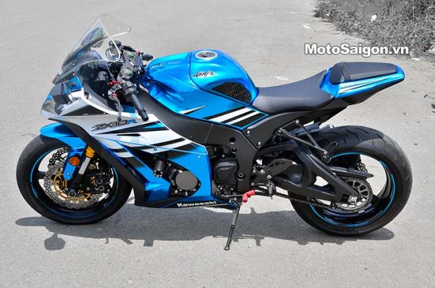 Kawasaki Ninja ZX-10R với bộ decal xanh Blue Chrome - Motosaigon
