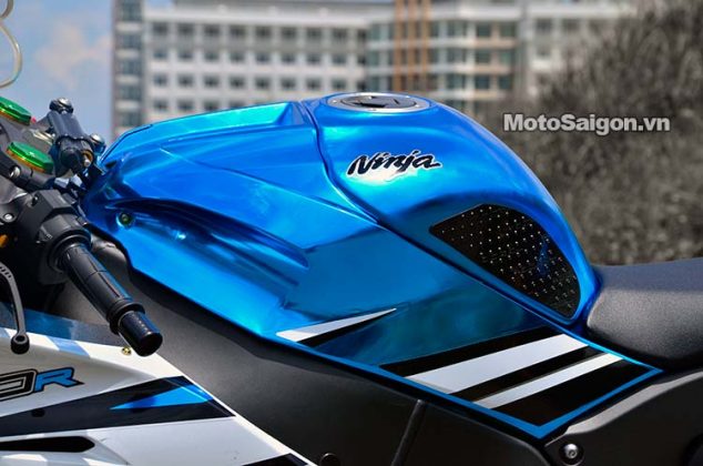 Kawasaki Ninja ZX-10R với bộ decal xanh Blue Chrome - Motosaigon