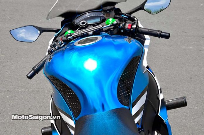 Kawasaki Ninja ZX-10R với bộ decal xanh Blue Chrome - Motosaigon
