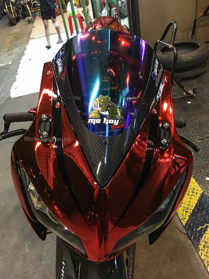 CBR1000 độ ấn tượng với dàn áo sơn chrome đỏ nhiều đồ chơi - Motosaigon