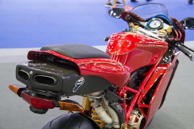 Trên yên Ducati 749R lên đồ chơi vành carbon pô Termignoni - Motosaigon