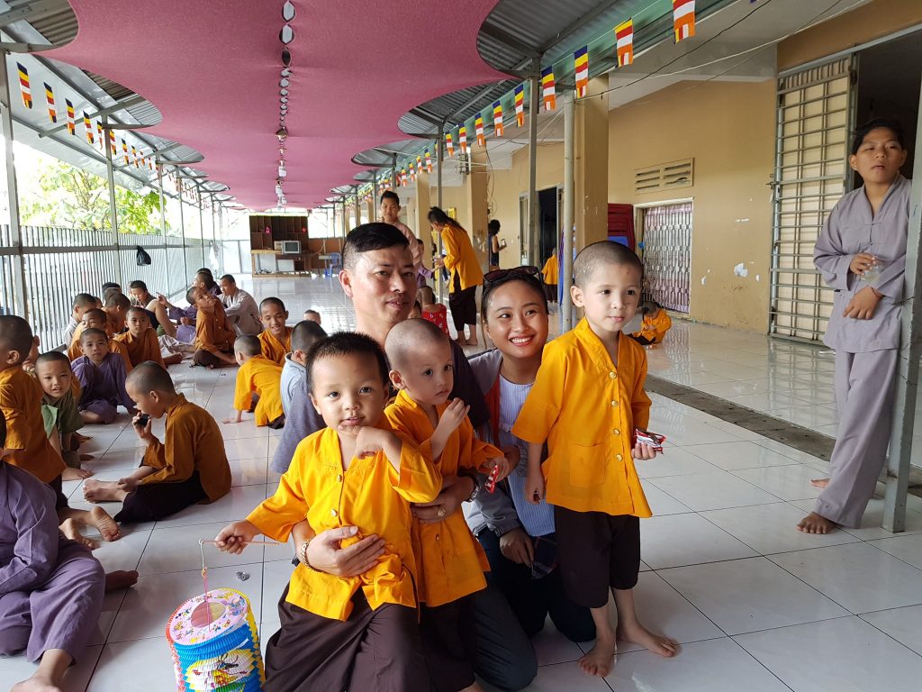 Biker Việt cùng Harley-Davidson tặng quà Trung thu cho trẻ mồ côi ...