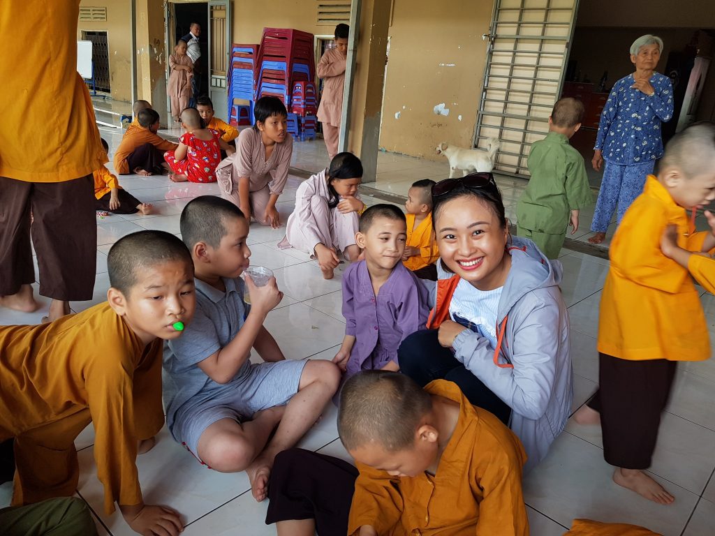 Biker Việt cùng Harley-Davidson tặng quà Trung thu cho trẻ mồ côi ...