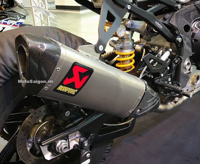 Choáng ngợp phiên bản độ của BMW S1000RR 2019 Alpha Racing - Motosaigon