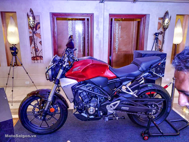 Giá xe Honda CB300R 2019 được công bố tại Ấn Độ - Motosaigon
