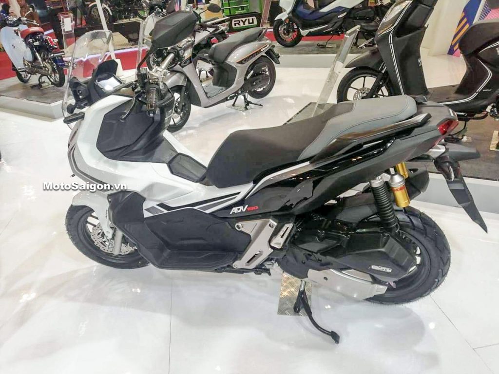 Honda ADV 150 giá bán từ 49 triệu đồng bất ngờ ra mắt - Motosaigon