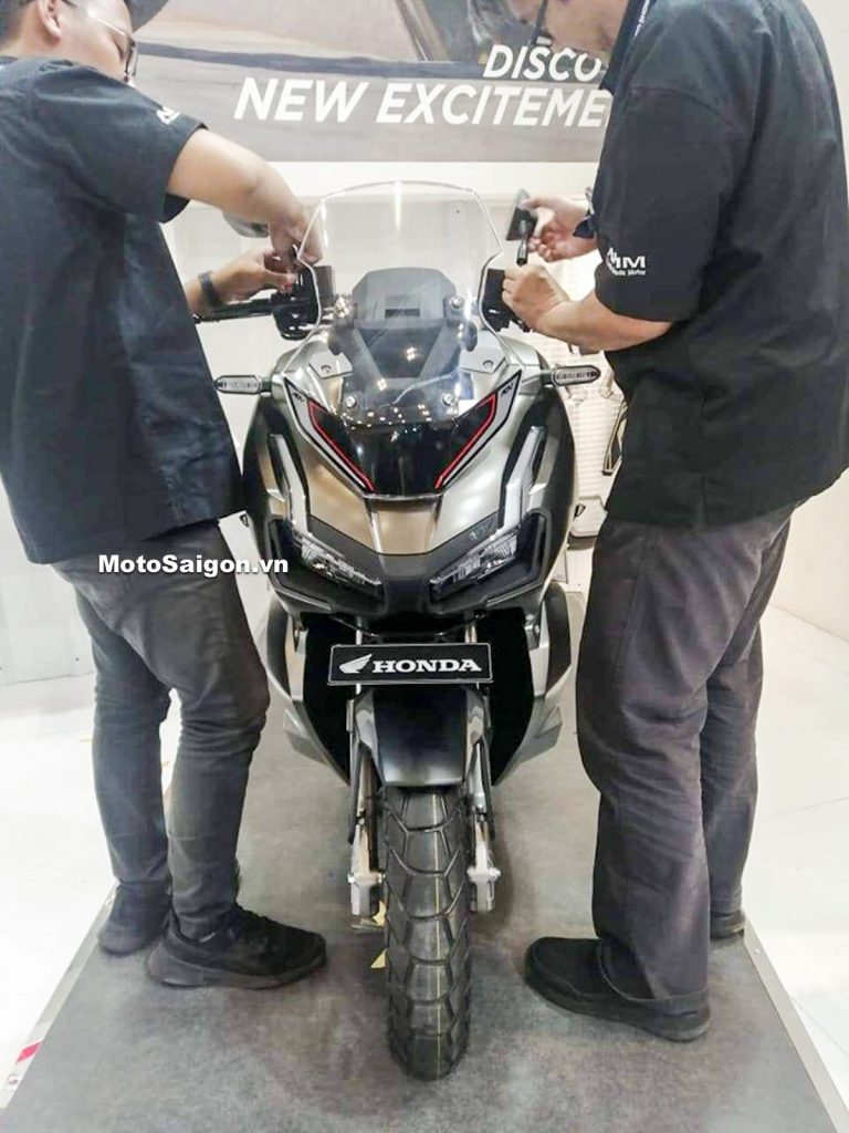 Honda ADV 150 giá bán từ 49 triệu đồng bất ngờ ra mắt - Motosaigon