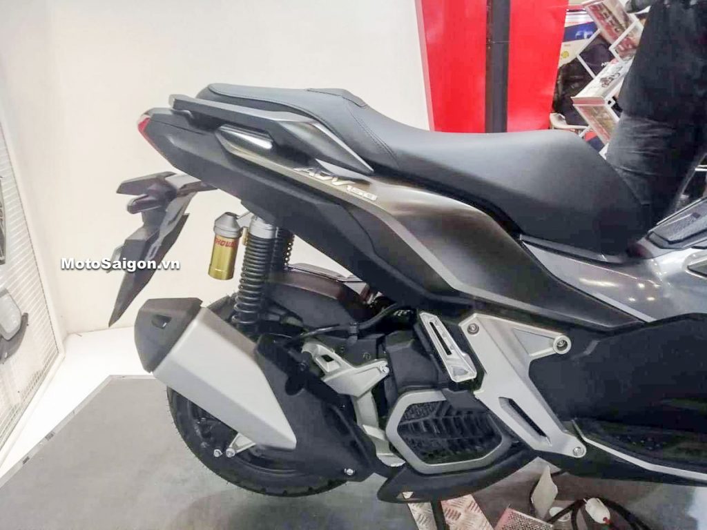 Honda ADV 150 giá bán từ 49 triệu đồng bất ngờ ra mắt - Motosaigon