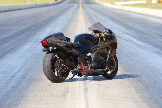 Suzuki Hayabusa 1300 full carbon phong cách drag-bike - Motosaigon