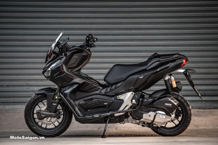 Honda ADV 150 độ dàn áo Batman kèm loạt đồ chơi cực ngầu - Motosaigon