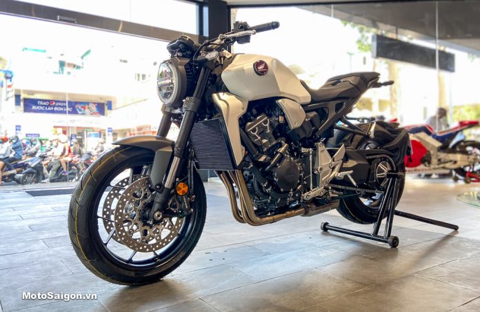 Honda CB1000R 2020 màu trắng bạc bất ngờ về Việt Nam - Motosaigon