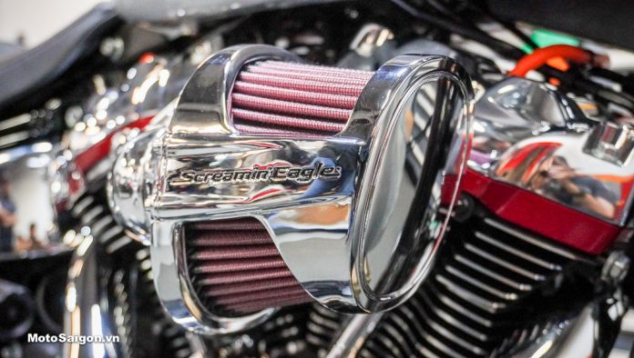 Trên yên Siêu phẩm CVO BreakOut 131ci độ Stage IV 2146cc của doanh nhân ...