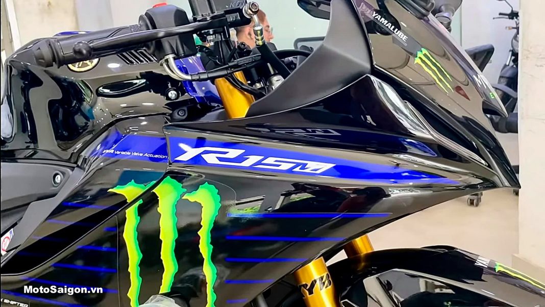 Yamaha R15 v4 Monster Energy R15M hình ảnh thực tế kèm giá bán - Motosaigon