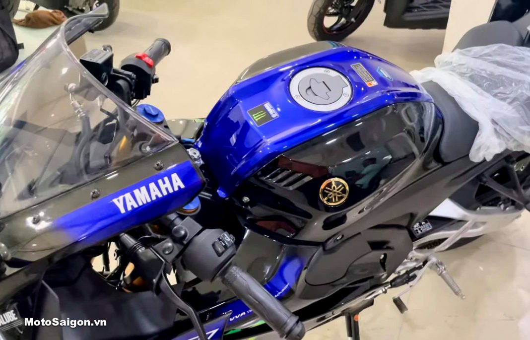 Yamaha R15 v4 Monster Energy R15M hình ảnh thực tế kèm giá bán - Motosaigon