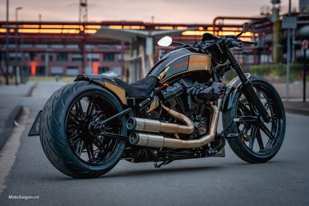 Harley-Davidson BreakOut 114 Razor 3 độ siêu đẹp của Thunderbike ...