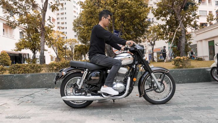 Jawa Classic 300 trang bị đèn pha lê đã về Việt Nam với giá bán hấp dẫn ...
