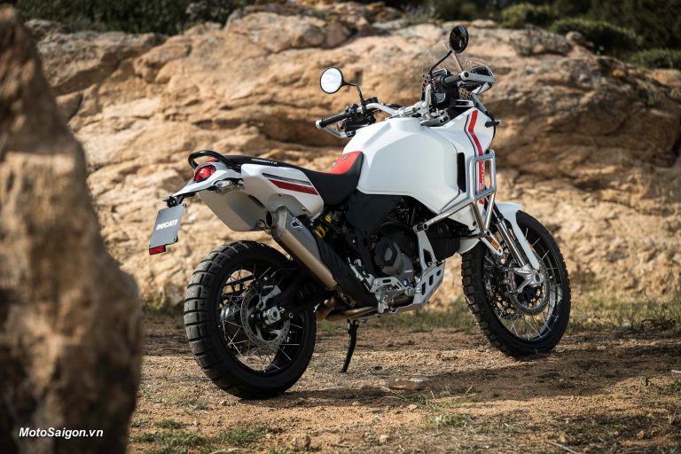 Desert X biến thể offroad hạng nặng của Multistrada V2 đã về Việt Nam ...