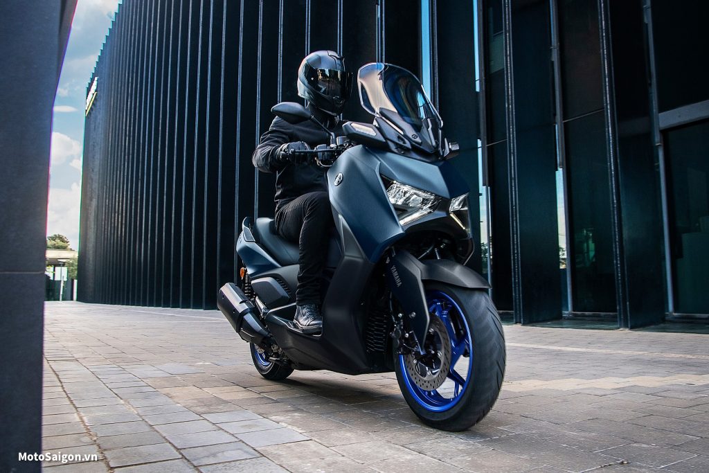 Yamaha XMAX 300 2023 | Giá xe Xmax 300 với thiết kế mới nhất đã được công bố - Motosaigon