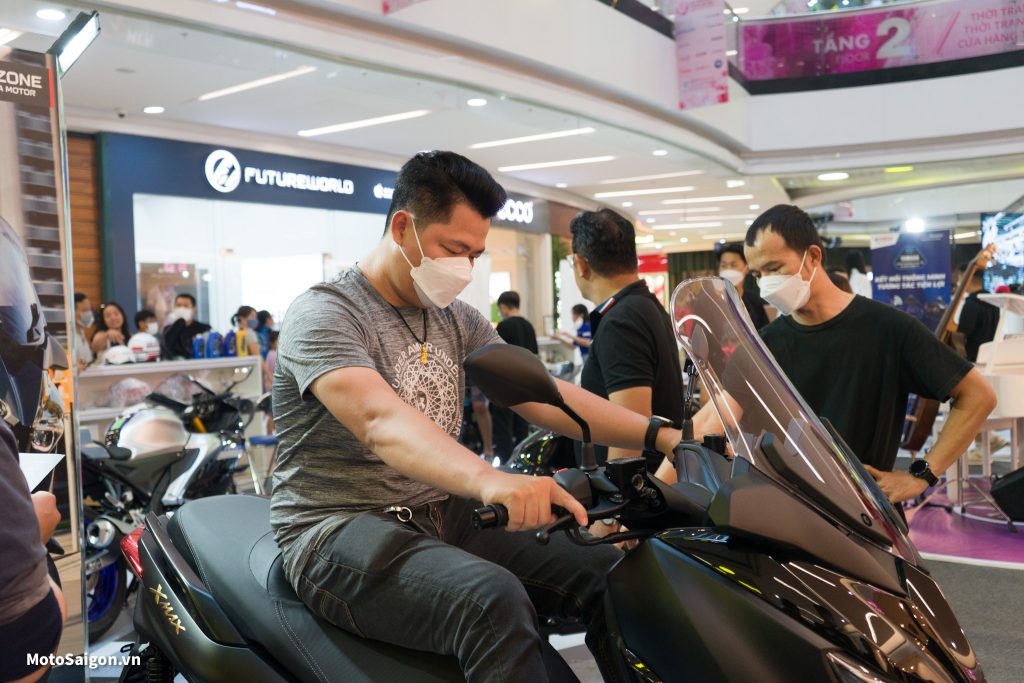 Yamaha công bố giá xe XMAX 300 TMAX 560 mới nhất tại Việt Nam - Motosaigon