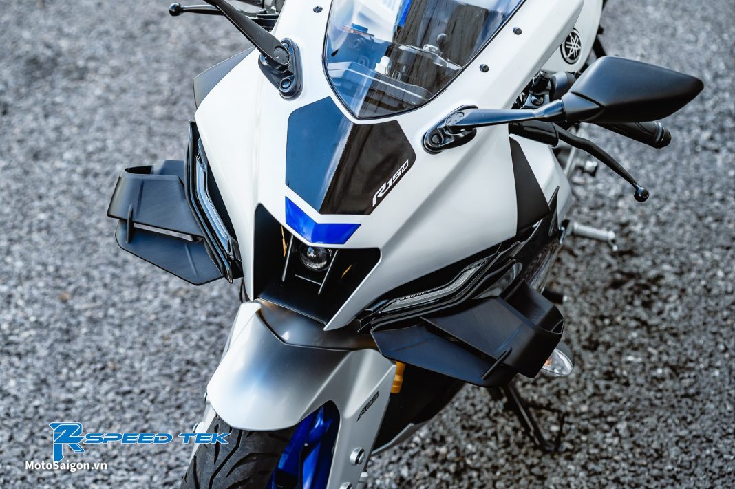 Yamaha R15M độ cánh gió M1 kèm phụ kiện đồ chơi đẹp mắt - Motosaigon