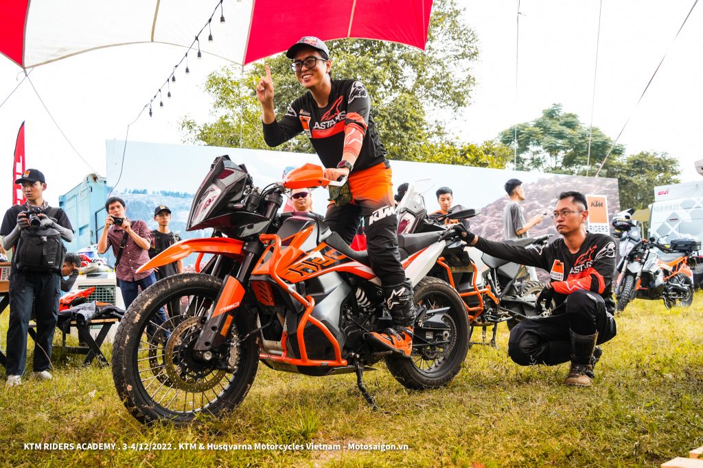 KTM Riders Academy chương trình đào tạo kỹ năng lái xe Adventure ...