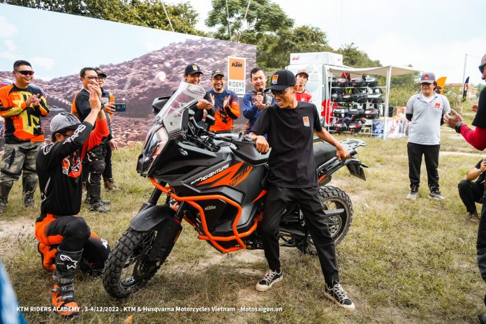 KTM Riders Academy chương trình đào tạo kỹ năng lái xe Adventure ...