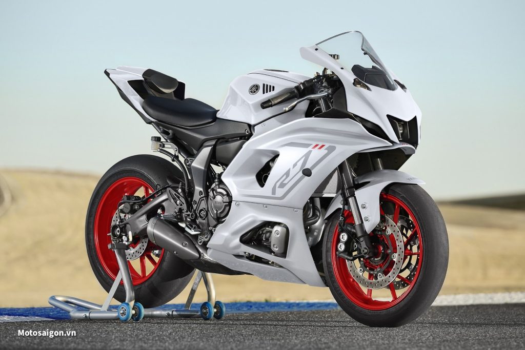Yamaha R7 2023 phiên bản mới chính thức ra mắt kèm giá bán - Motosaigon