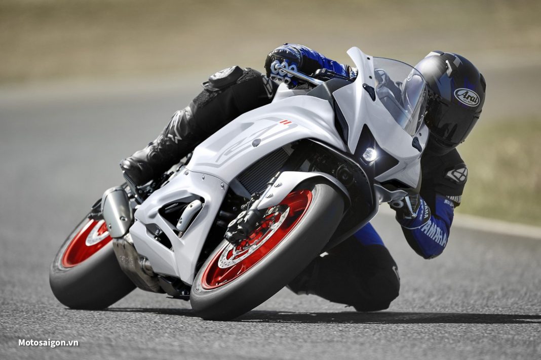 Yamaha R7 2023 phiên bản mới chính thức ra mắt kèm giá bán - Motosaigon