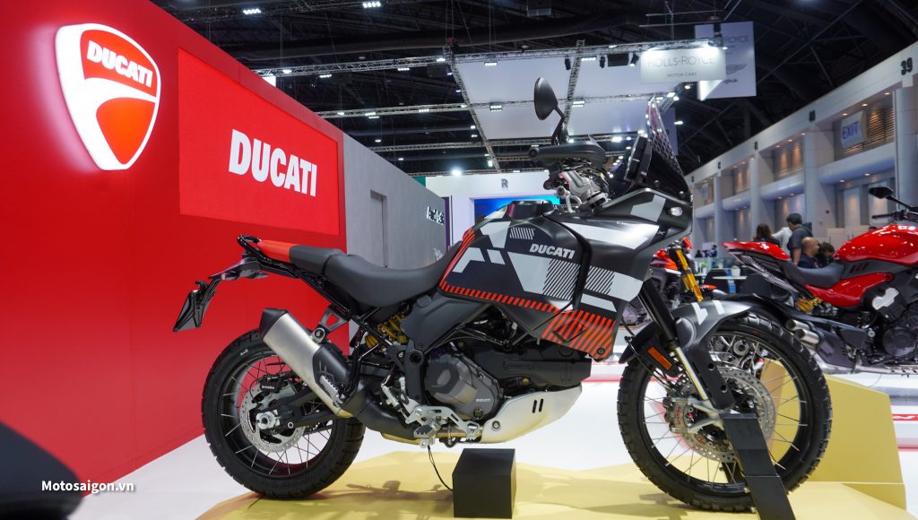 Desert X màu đen với tem RR22 bất ngờ được Ducati ra mắt tại BIMS 2023 ...