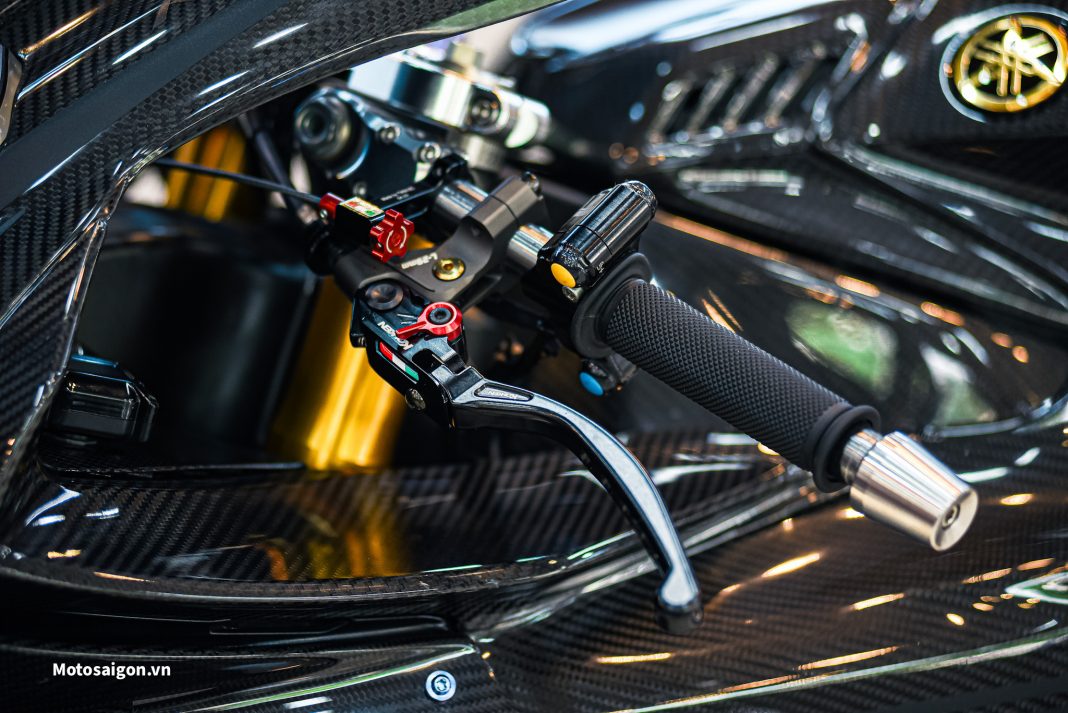 Choáng ngợp với “Trùm” Yamaha R1 carbon với dàn đồ chơi gần 700 triệu ...