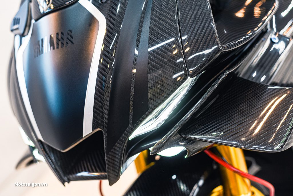 Choáng ngợp với “Trùm” Yamaha R1 carbon với dàn đồ chơi gần 700 triệu ...
