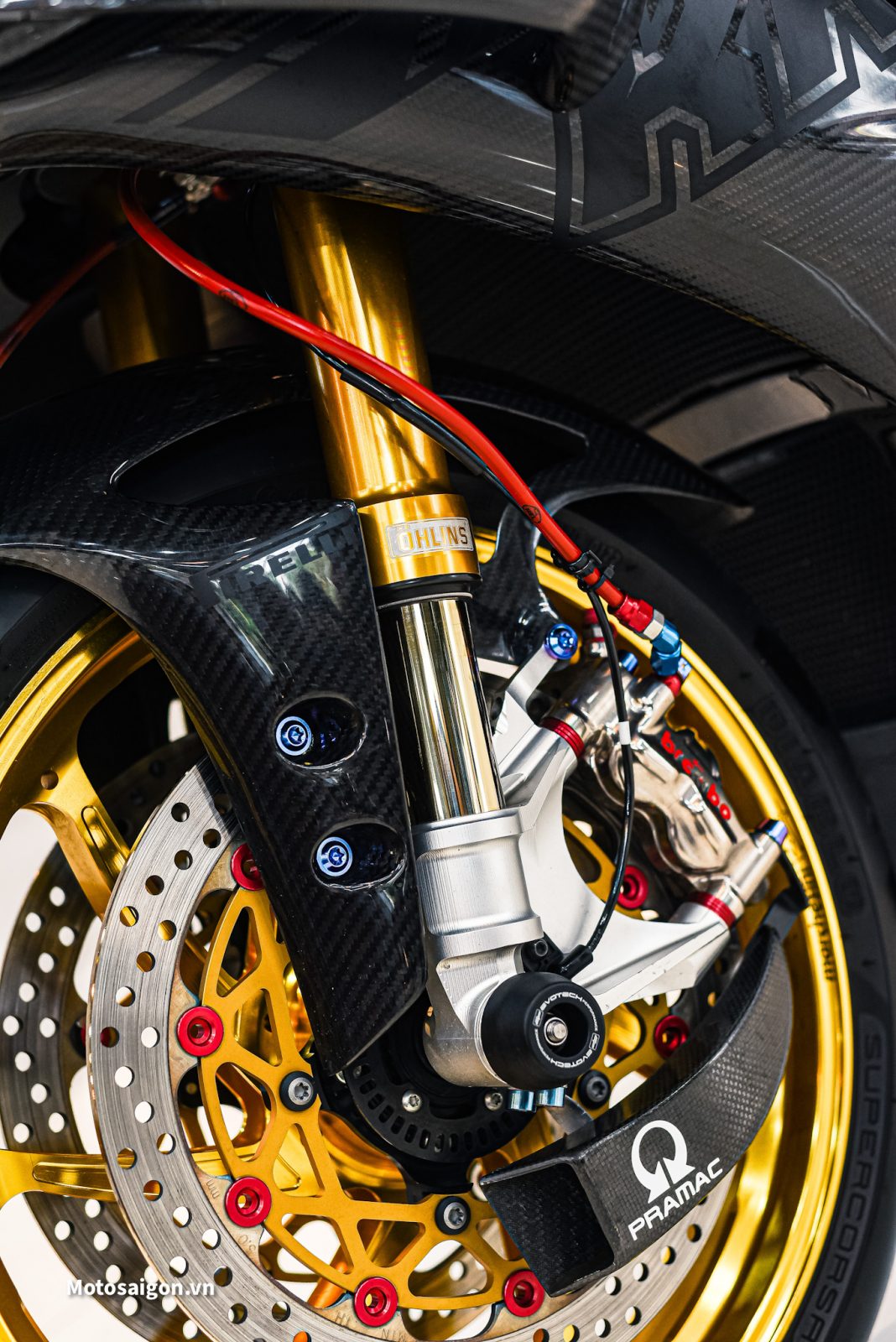 Choáng ngợp với “Trùm” Yamaha R1 carbon với dàn đồ chơi gần 700 triệu ...