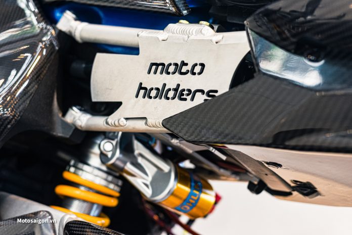 Choáng ngợp với “Trùm” Yamaha R1 carbon với dàn đồ chơi gần 700 triệu ...