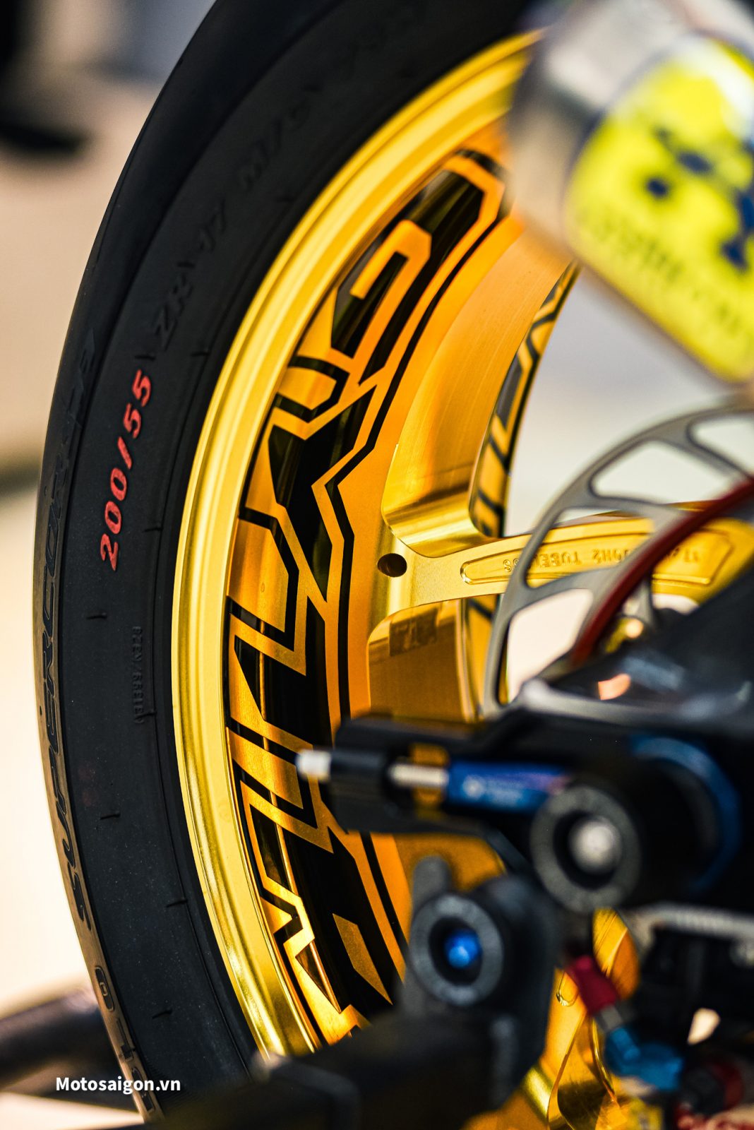 Choáng ngợp với “Trùm” Yamaha R1 carbon với dàn đồ chơi gần 700 triệu ...