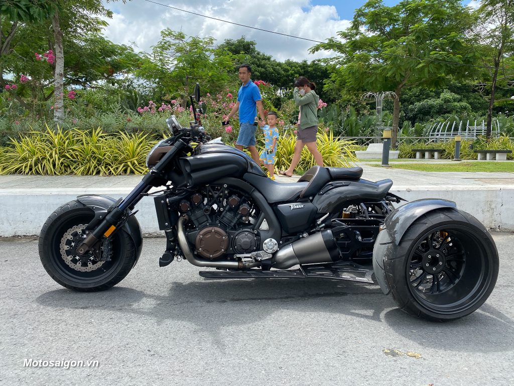 Yamaha VMAX độ 3 bánh cực chuẩn do Motor Phi Long thực hiện - Motosaigon