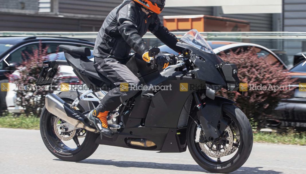KTM RC 990 2025 thiết kế mới kèm cánh gió thay thế RC8 - Motosaigon