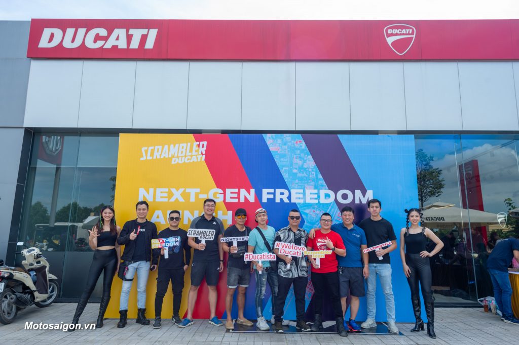 Ducati Việt Nam công bố giá xe Ducati Scrambler Icon, Full Throttle ...