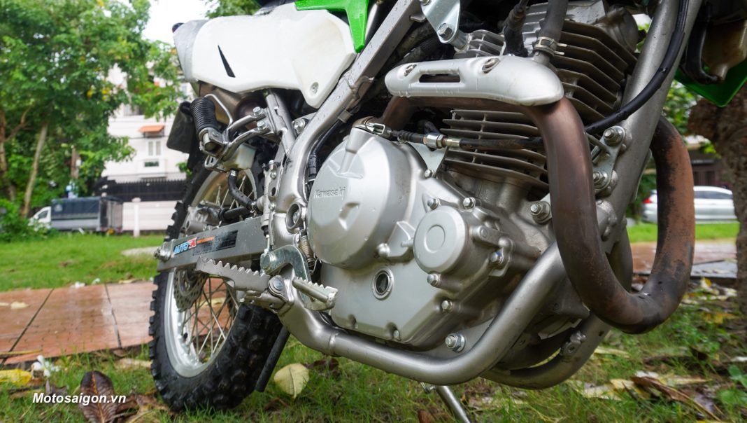 Khám phá Kawasaki KLX230S dành cho dân mê đi tour offroad - Motosaigon