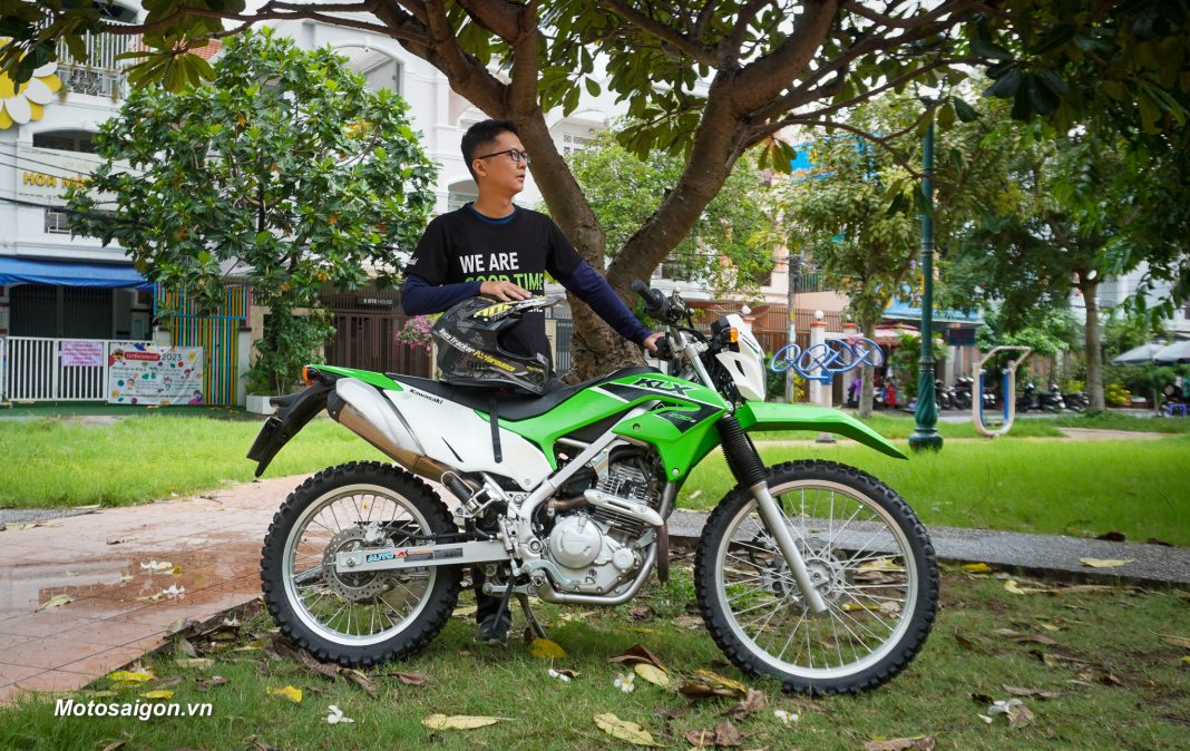 Khám phá Kawasaki KLX230S dành cho dân mê đi tour offroad - Motosaigon