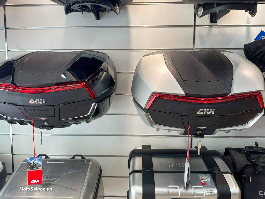 Trên tay thùng Givi Maxia 5 đầu tiên Việt Nam có 2 màu - Motosaigon