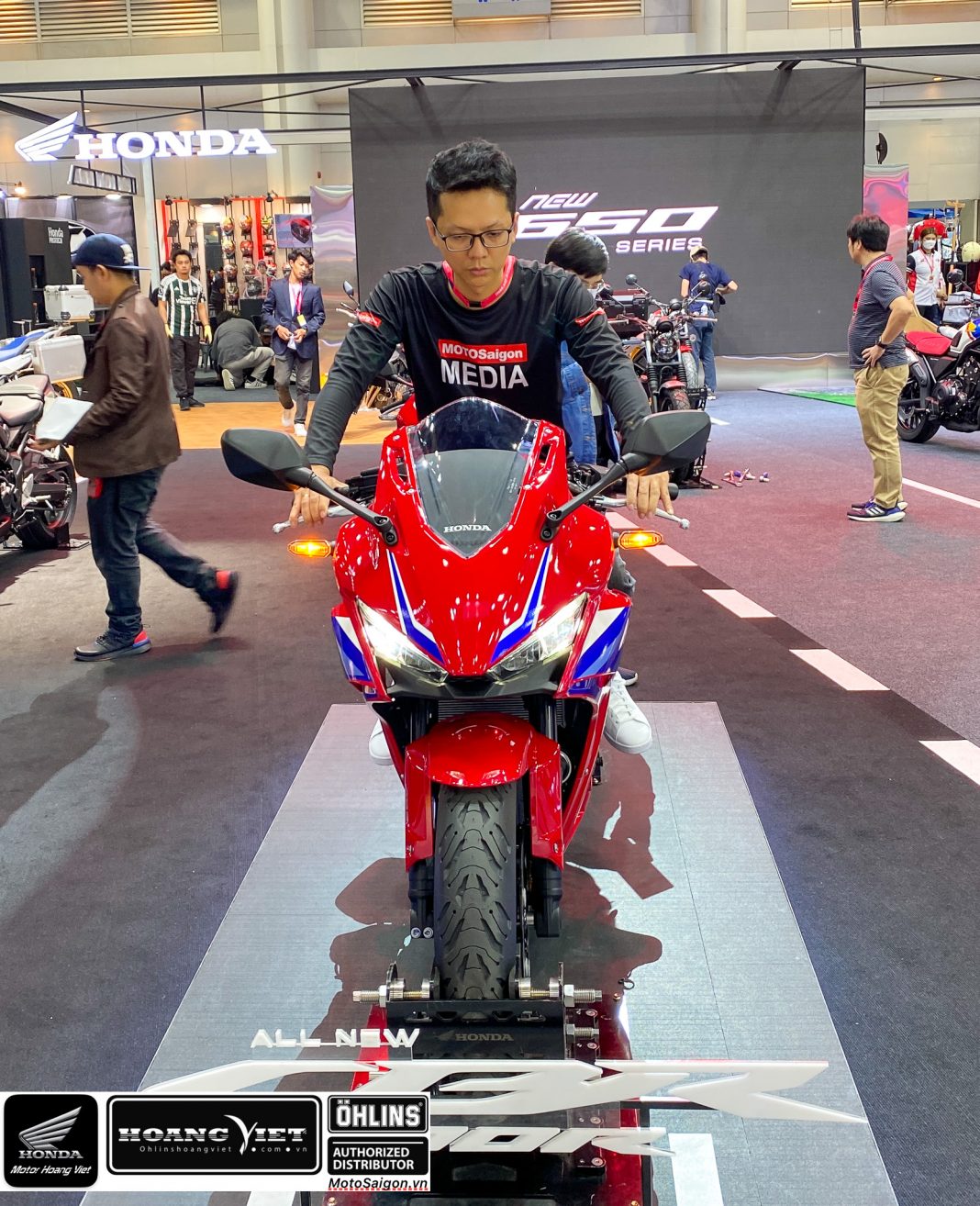 Trên yên Honda CBR500R 2024 đánh giá xe về ngoại hình kèm giá xe ...