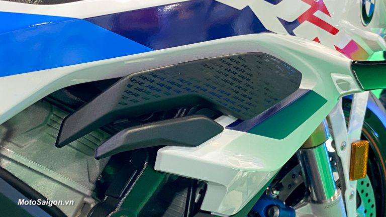 BMW S1000RR 2024 soi thực tế kèm giá xe mới nhất - Motosaigon