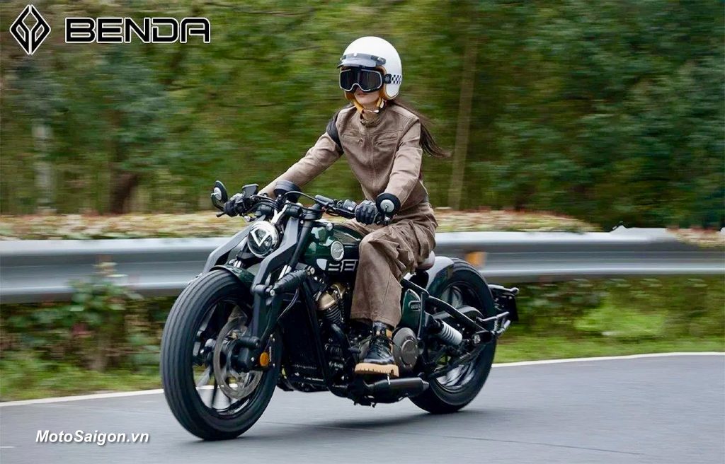 Benda Napoleon 250 Bobber trang bị máy V-Twin sắp có giá xe - Motosaigon