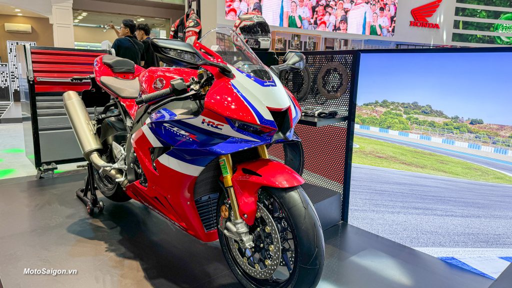 Honda CBR1000RR-R SP 2024 thế hệ mới đã có giá bán - Motosaigon
