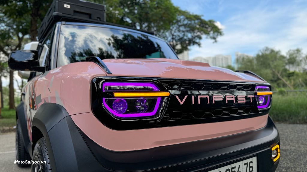Vinfast VF3 độ “Bé Hường” Hello Kitty nhiều đồ chơi phụ kiện đáng giá ...