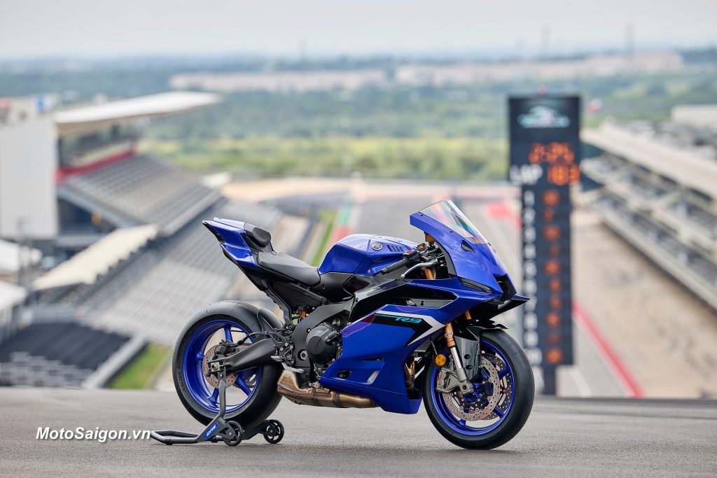 Yamaha R9 chính thức ra mắt động cơ CP3 có cánh gió - Motosaigon