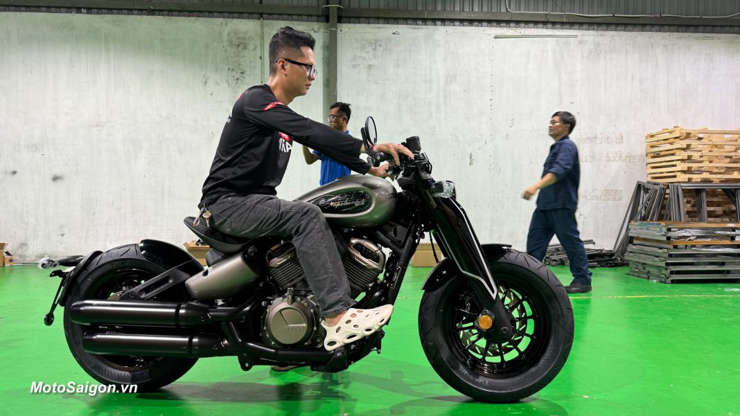 Benda Napoleon 500 Bobber dây Cuaro máy V đã có giá bán chính hãng - Motosaigon